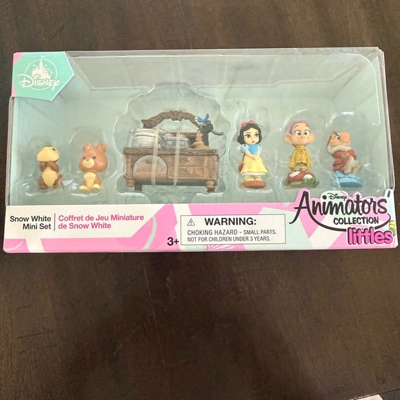 Disney | Toys | Disney Snow White Mini Set With Brown And Cream Animals ...